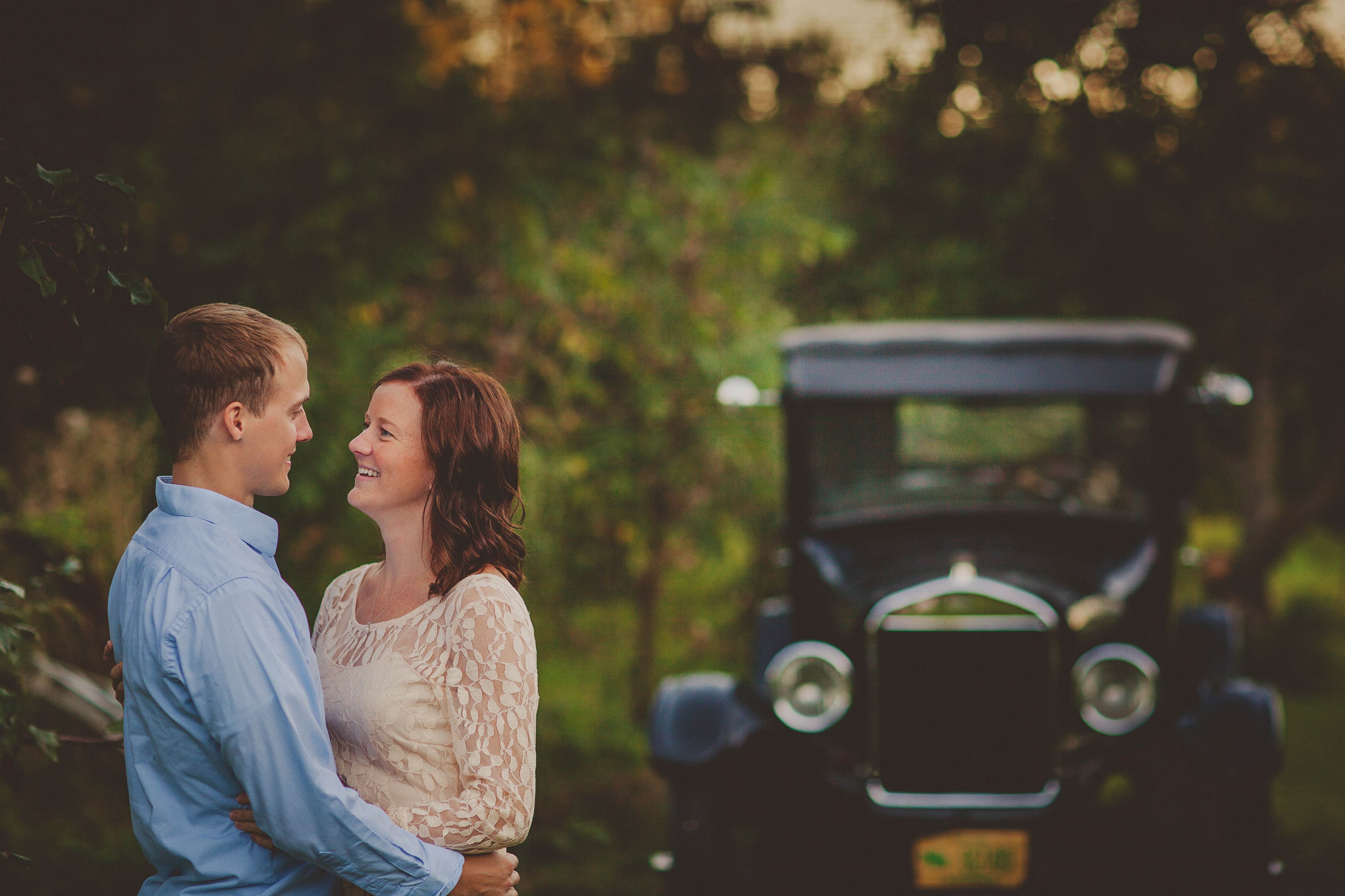 Eric & Breanna - The rustic farm engagement session | Madison WI ...
